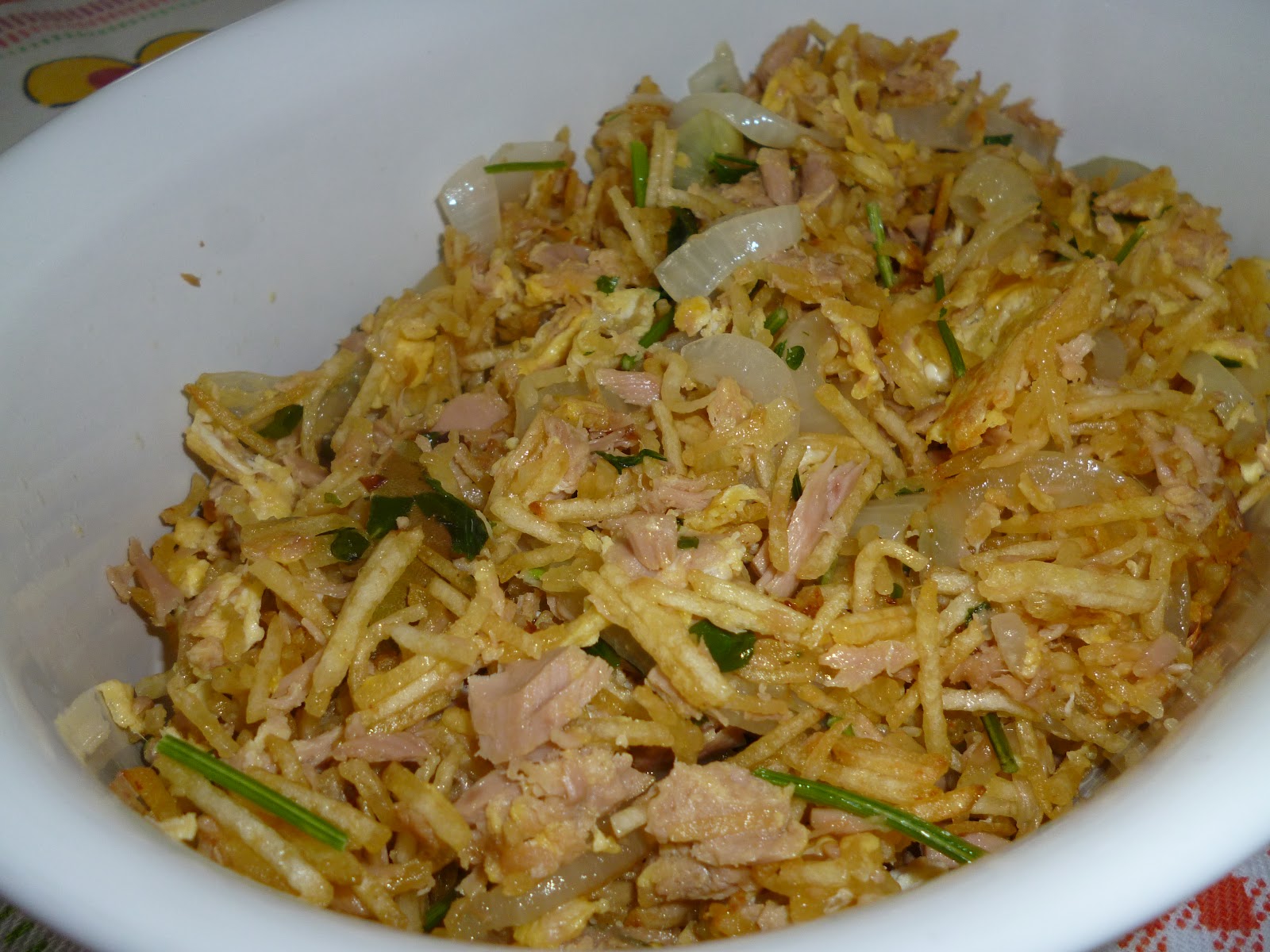 Atum à Brás com salada de alface - Mulher Portuguesa