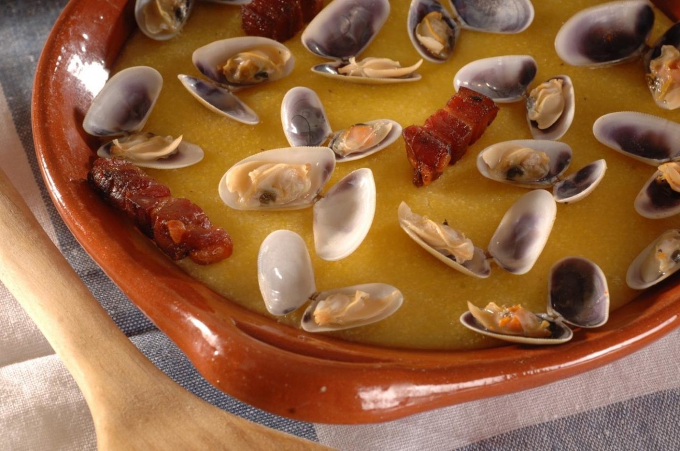 Xarém de conquilhas à moda de Tavira - Mulher Portuguesa